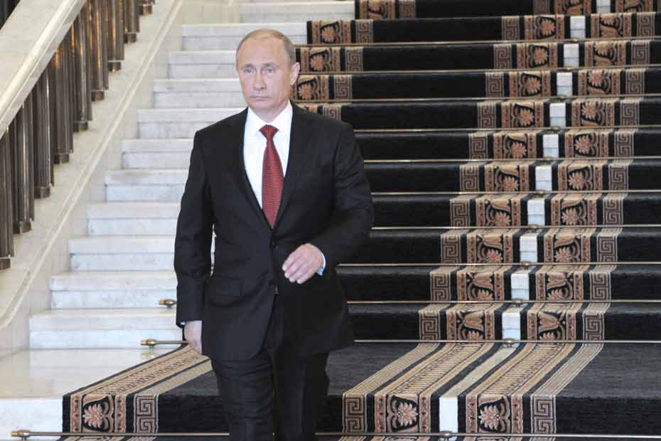 Vladimir Poutine investi président de Russie