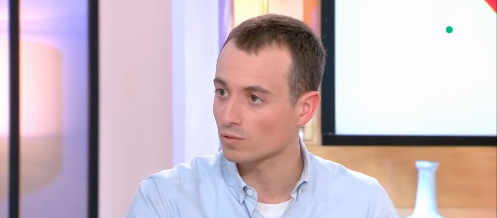 Le journaliste Hugo Clément dément avoir harcelé sa consoeur Nassira El ...