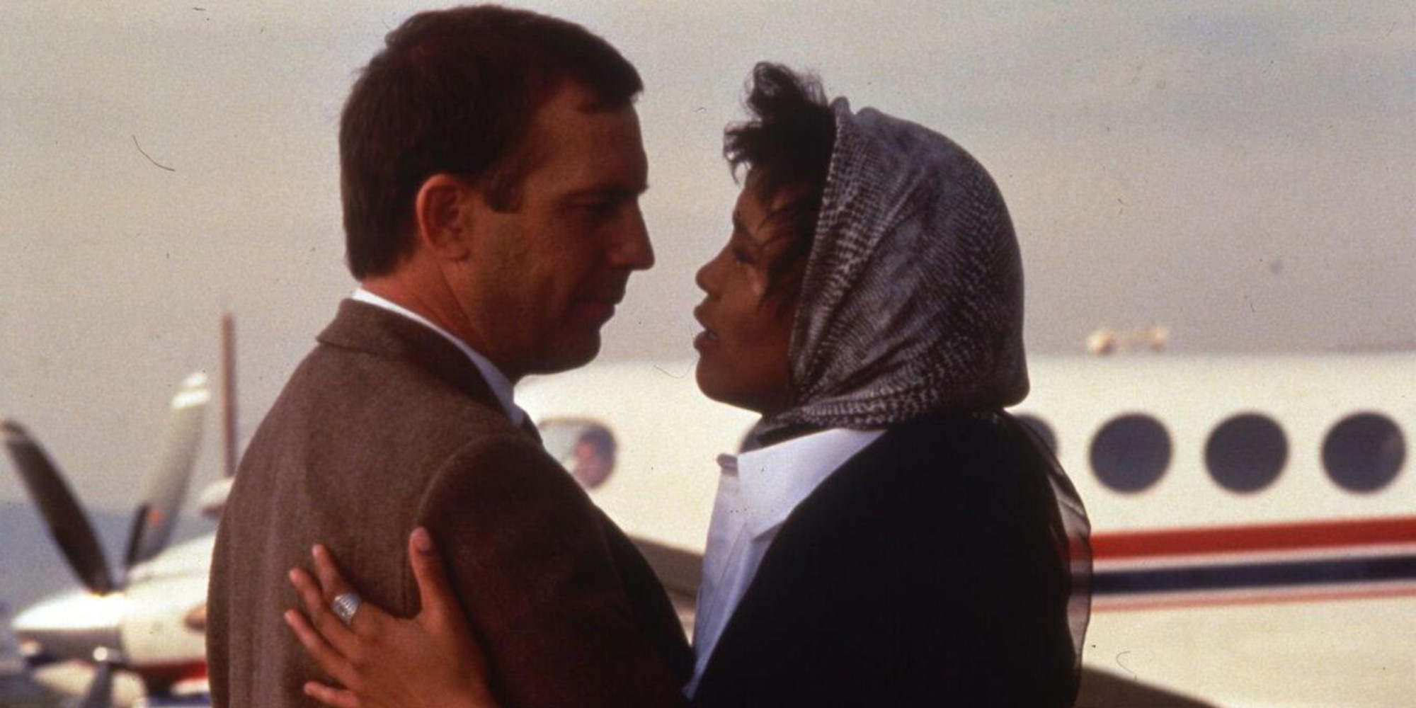 A remake of the famous movie "Bodyguard" in preparation in Hollywood ...