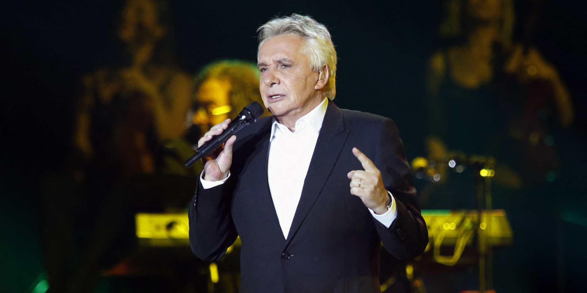 Michel Sardou positif au Covid : le chanteur se confie sur son état de ...