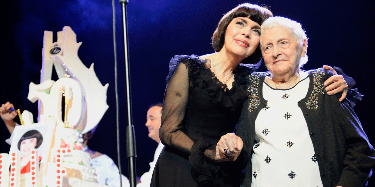 Mireille Mathieu perd sa mère, sa première fan