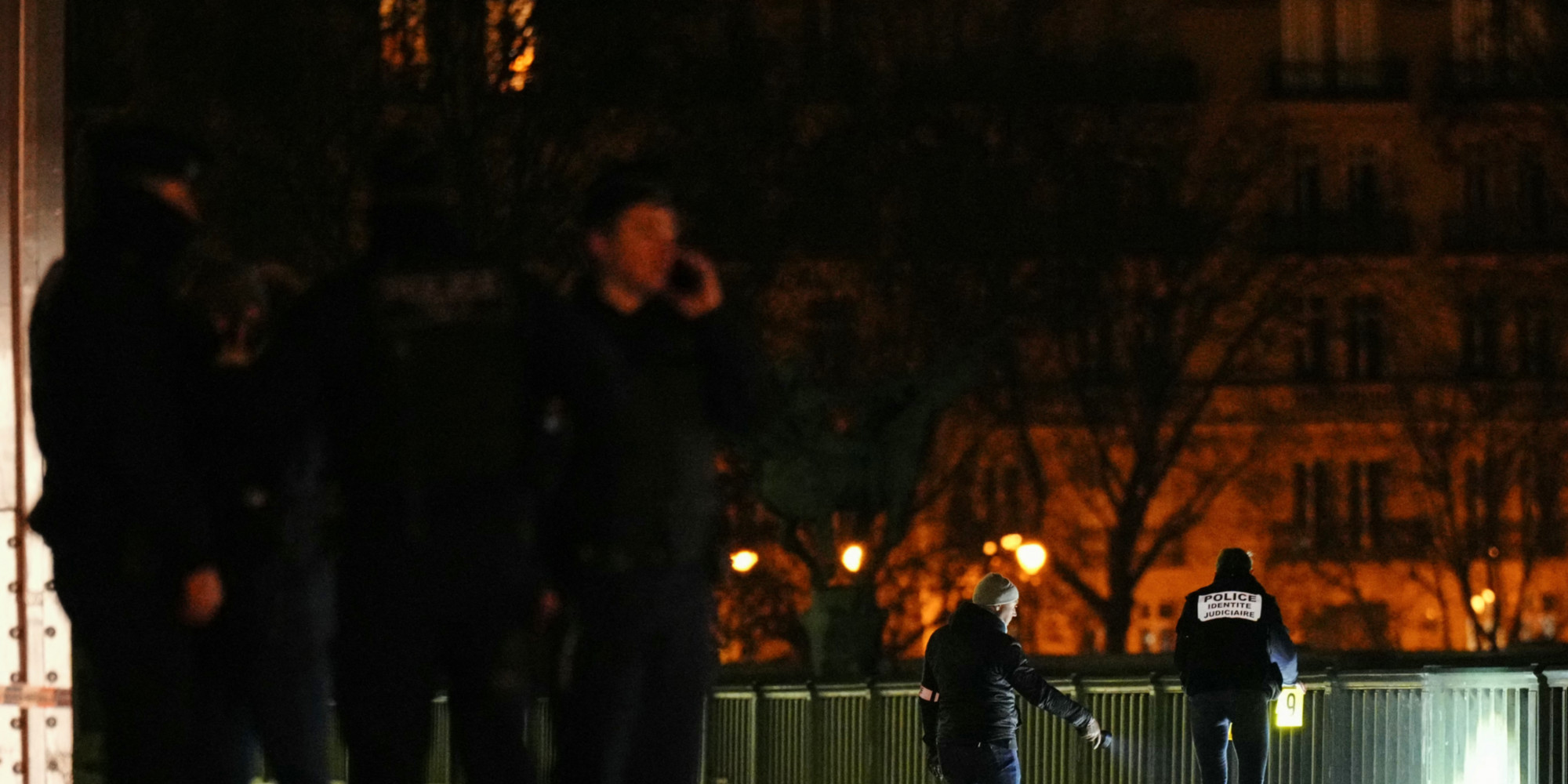 Attaque au couteau à Paris : ce que l'on sait du profil du terroriste