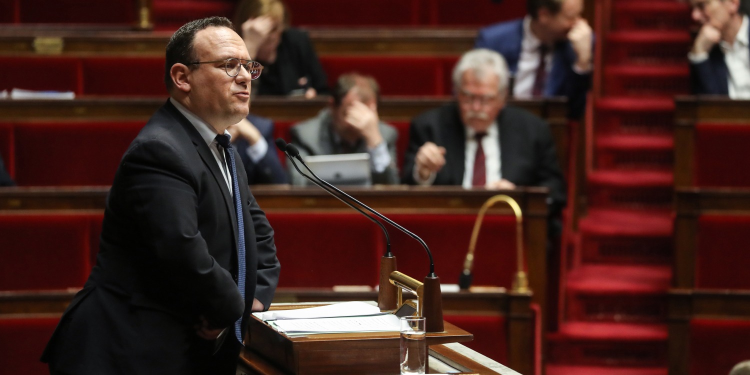 Accusé de violences sexuelles, le ministre Damien Abad «conteste avec ...