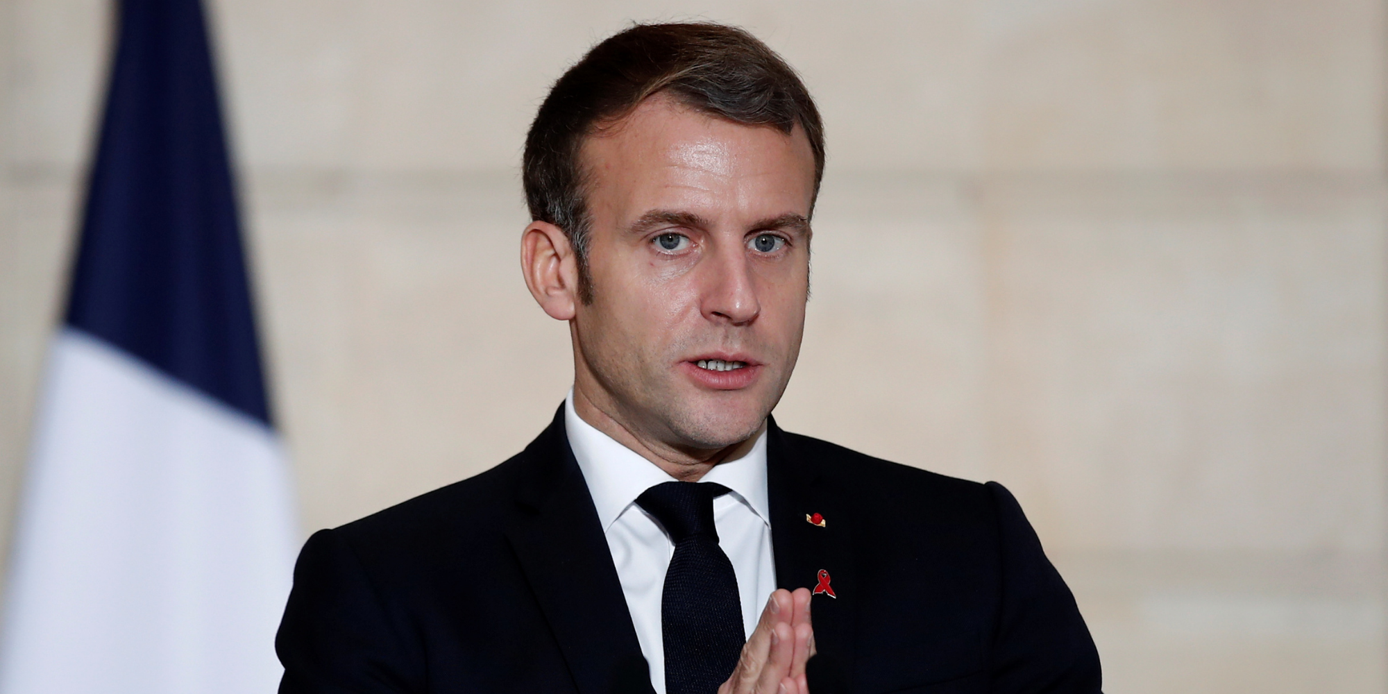 Ce livre sur "une dame âgée, énigmatique", qu'Emmanuel Macron rêverait ...