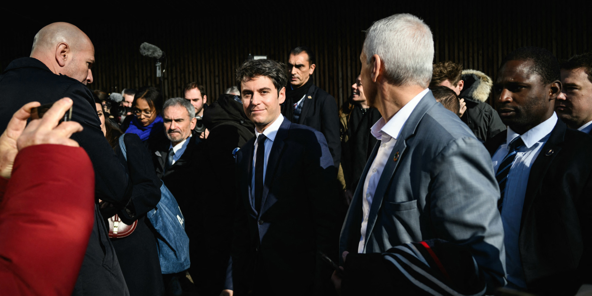 Gabriel Attal au contact des Français dans le Rhône