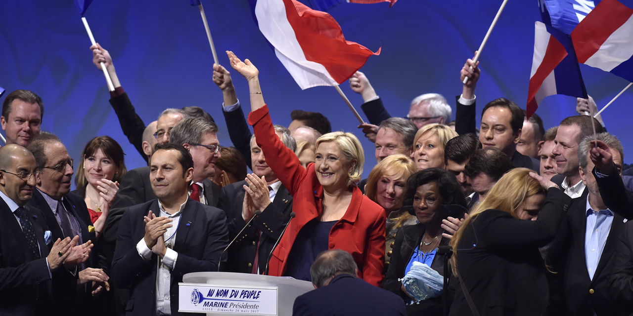 Guyane Marine Le Pen Dénonce Le Service Cruellement Minimum Du Pouvoir
