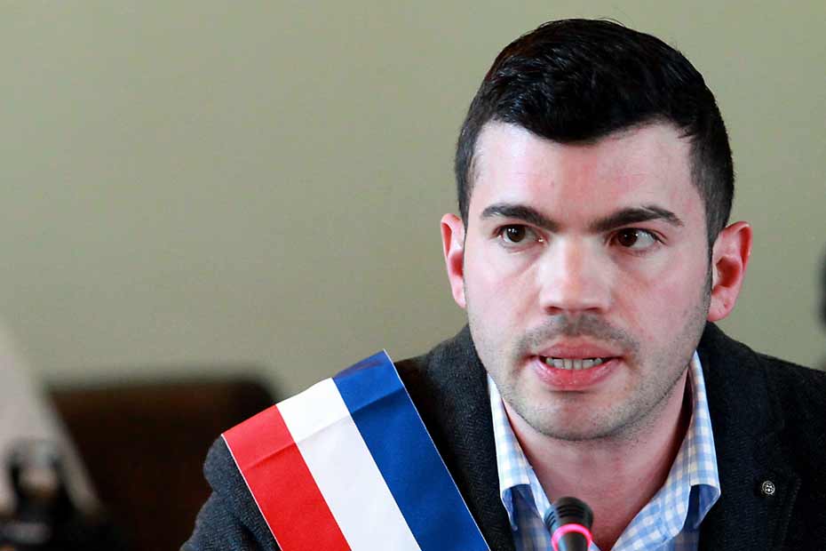 Hayange : un maire FN repeint une œuvre d'art, l'artiste fâché