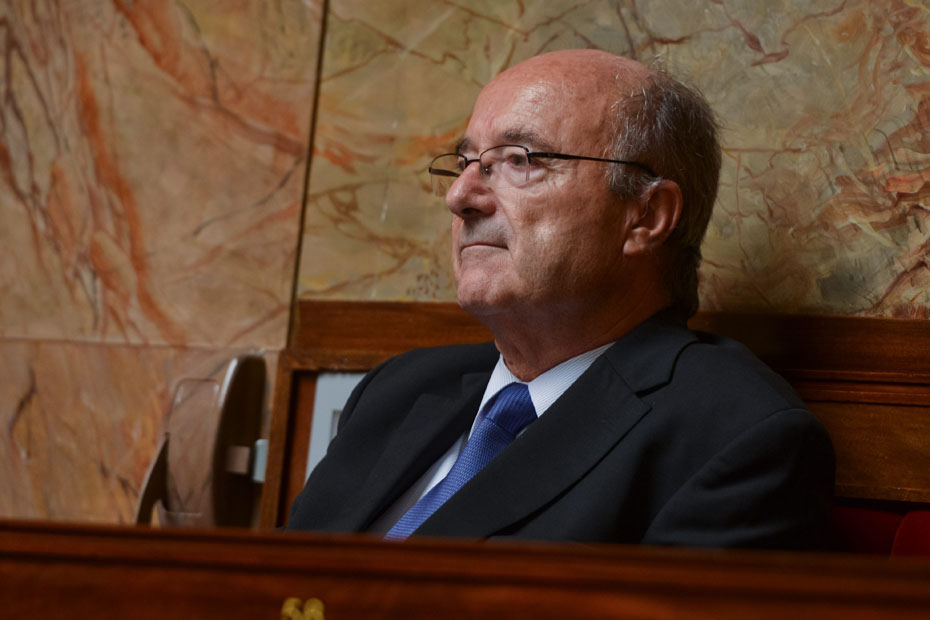 Jacques Bompard demande la parité... en prison