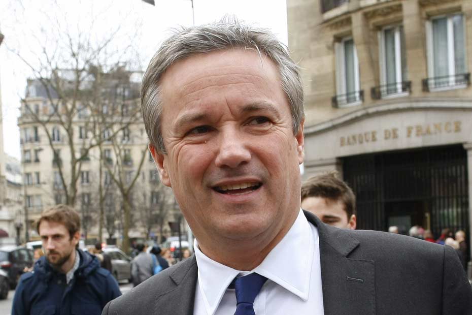 Le CV de Nicolas Dupont-Aignan