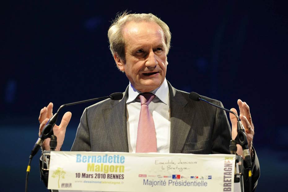 Longuet débordé par un flot de critiques Longuet débordé par un flot de critiques