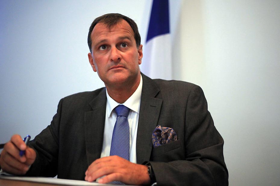 Louis Aliot (FN) en tête à Perpignan