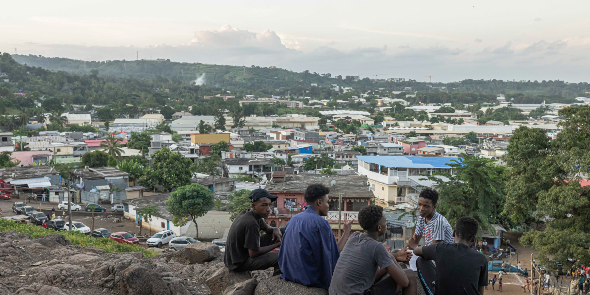 Mayotte : la gauche s'indigne d'une révision constitutionnelle pour ... Mayotte : la gauche s'indigne d'une révision constitutionnelle pour ...