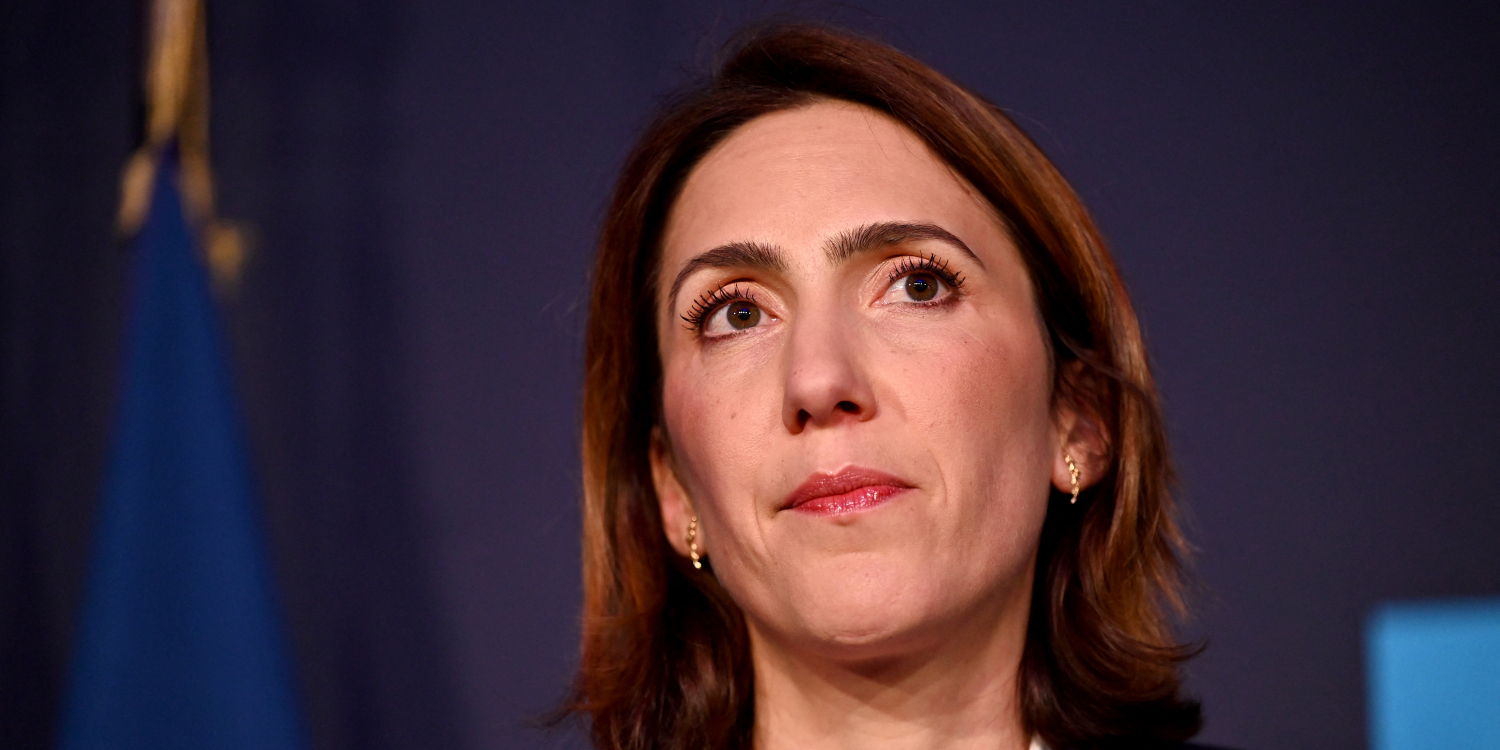 Parlement européen : Valérie Hayer réélue à la tête d'un groupe ...