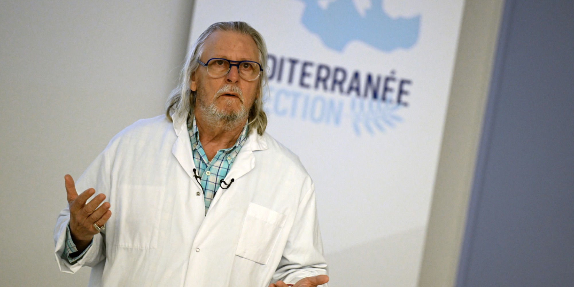 Une nouvelle publication du professeur Raoult signalée aux autorités de ...