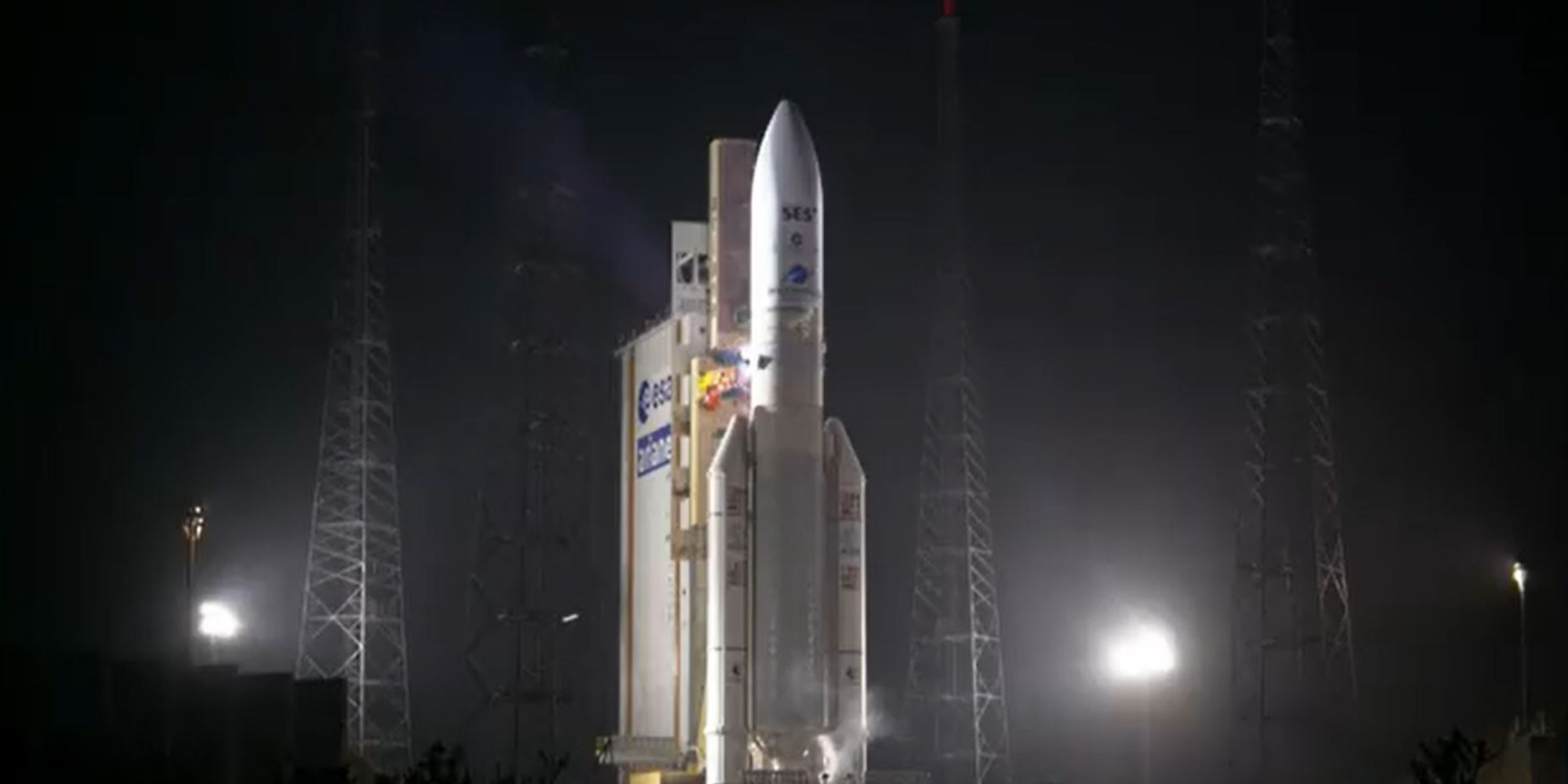 La France a placé en orbite un satellite de communication militaire ...