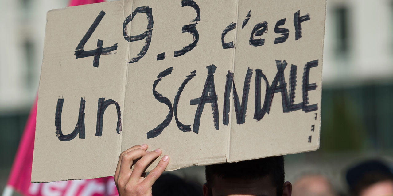 49.3 : des milliers de personnes manifestent en France, trois blessés