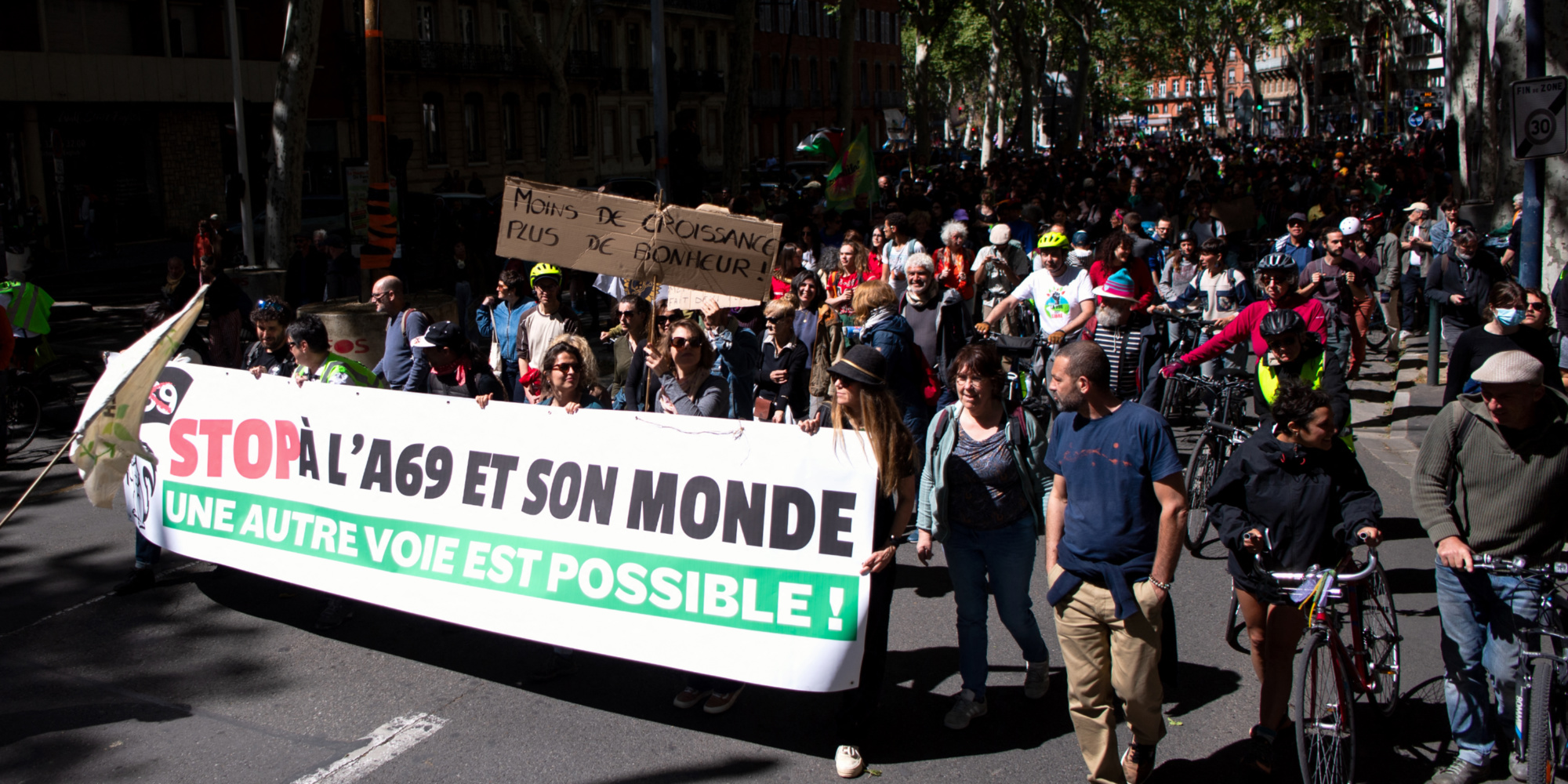 Autoroute A69 : entre 1.500 et 5.000 personnes ont manifesté à Toulouse ...