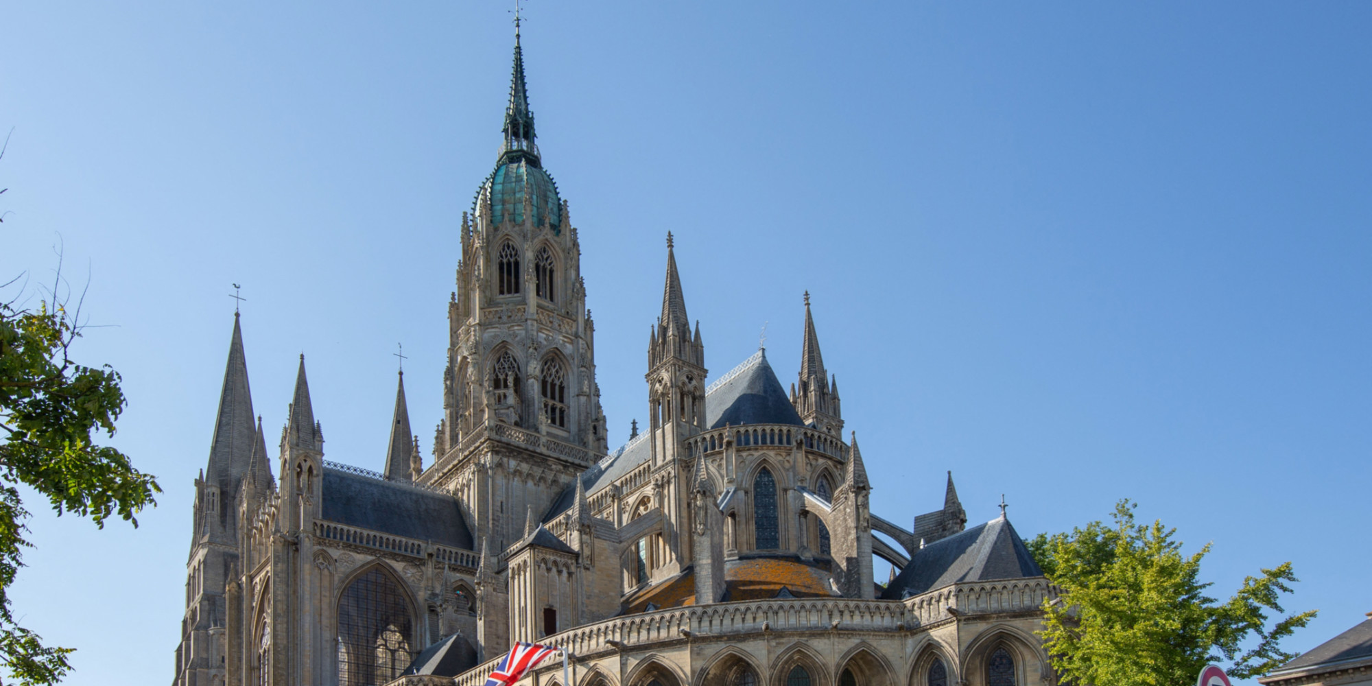 Après des vols, la cathédrale de Bayeux envisage de fermer au public en ...