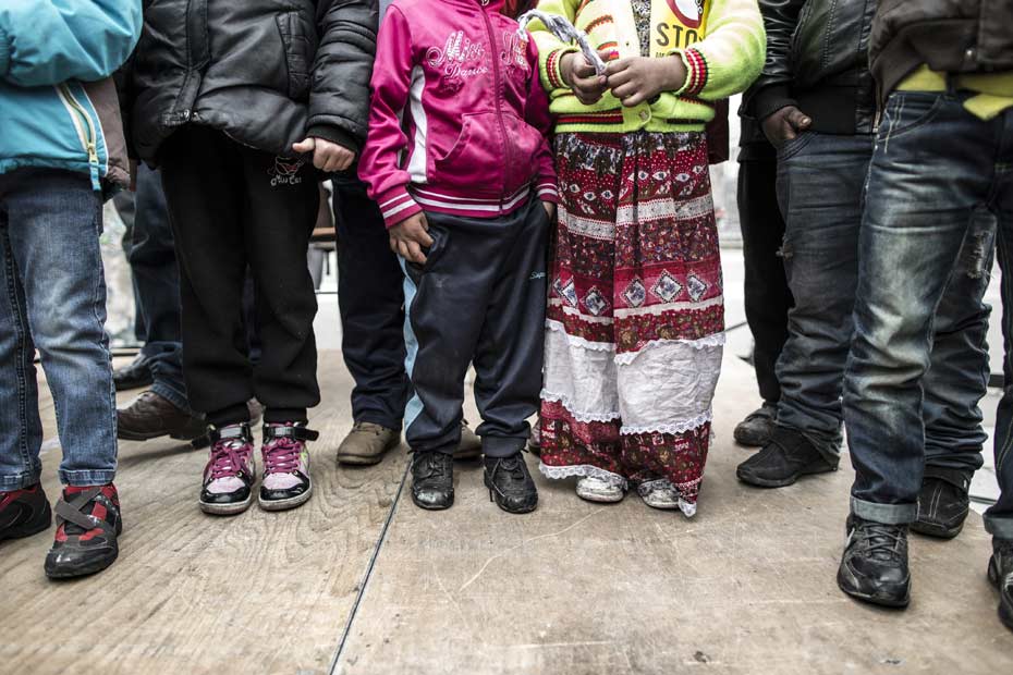 Cazeneuve a fait "rectifier" la note sur les Roms à Paris