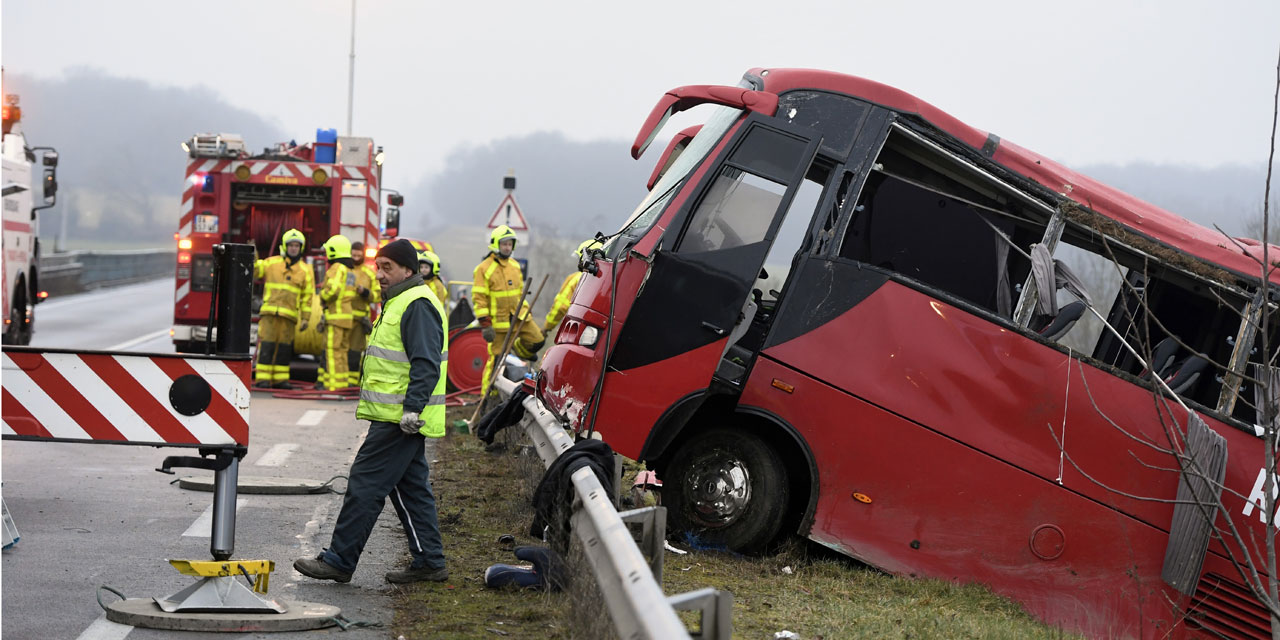 Quatre morts et 28 blessés dans un accident de bus en Saône-et-Loire