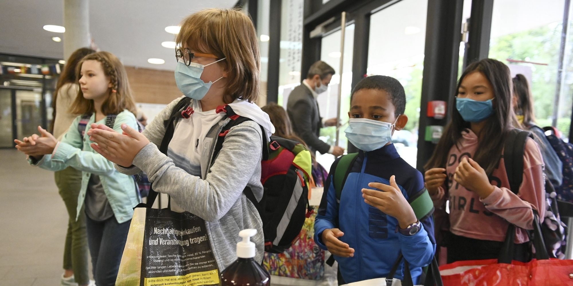 Classes fermées, cas positifs, tests salivaires... Quel bilan depuis le ...