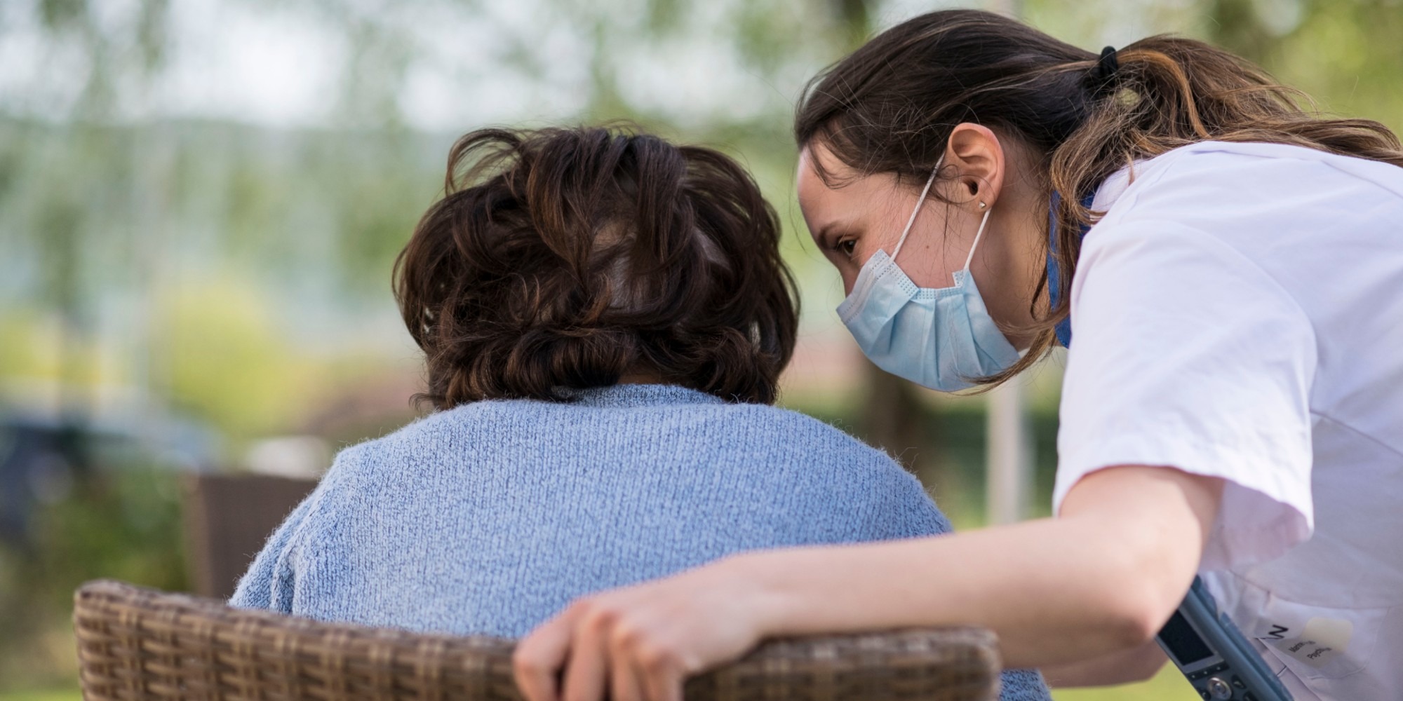 Coronavirus : la situation se stabilise dans les Ehpad, environ 1% de ...