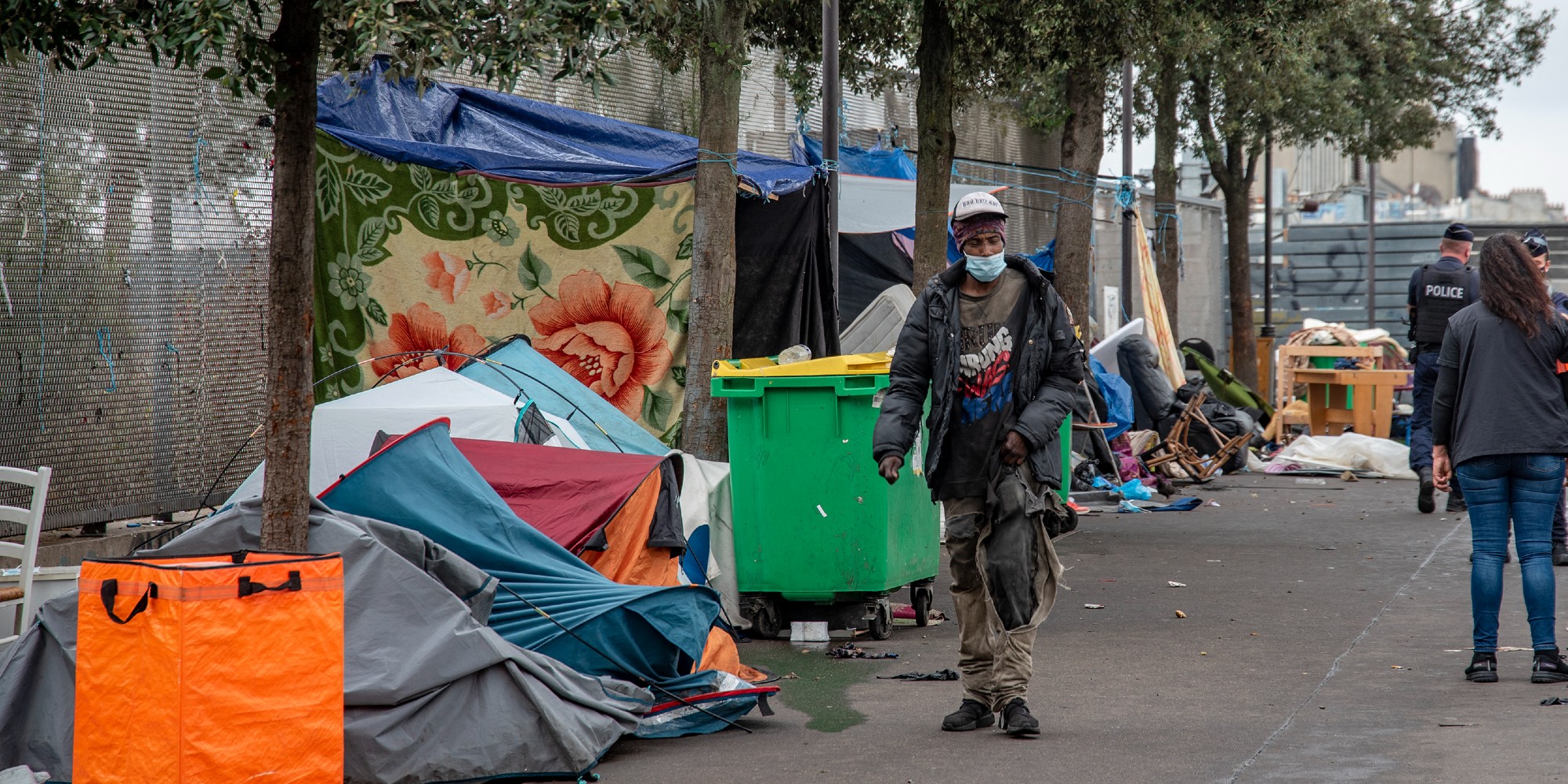 Crack à Paris : des enfants obligés d'être escortés par la police pour ...