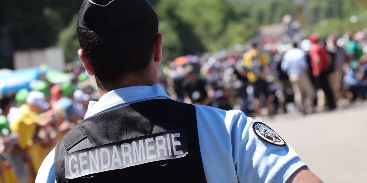 Europe 1 a assisté à la formation des réservistes de la "garde nationale"