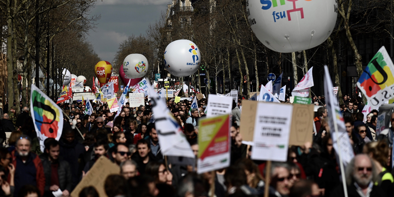 Grève nationale : 131.000 manifestants selon Castaner, plus de 350.000 ...