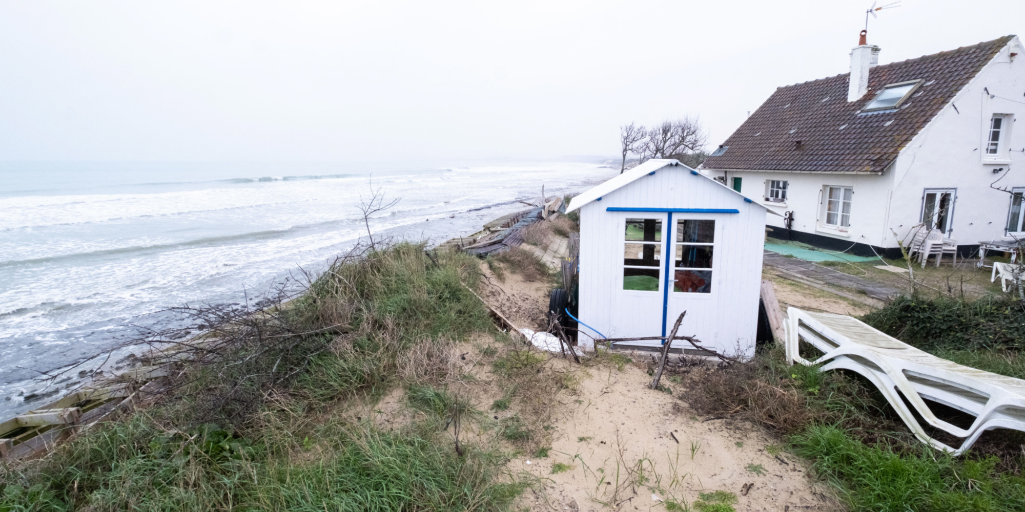 Immobilier : les maisons en bord de mer séduisent toujours malgré le risque d'érosion