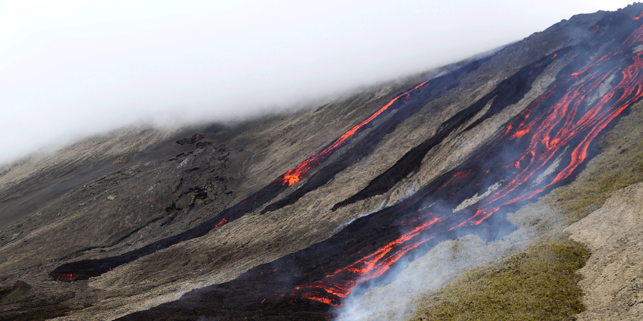 La Réunion : le Piton de la Fournaise de nouveau en éruption