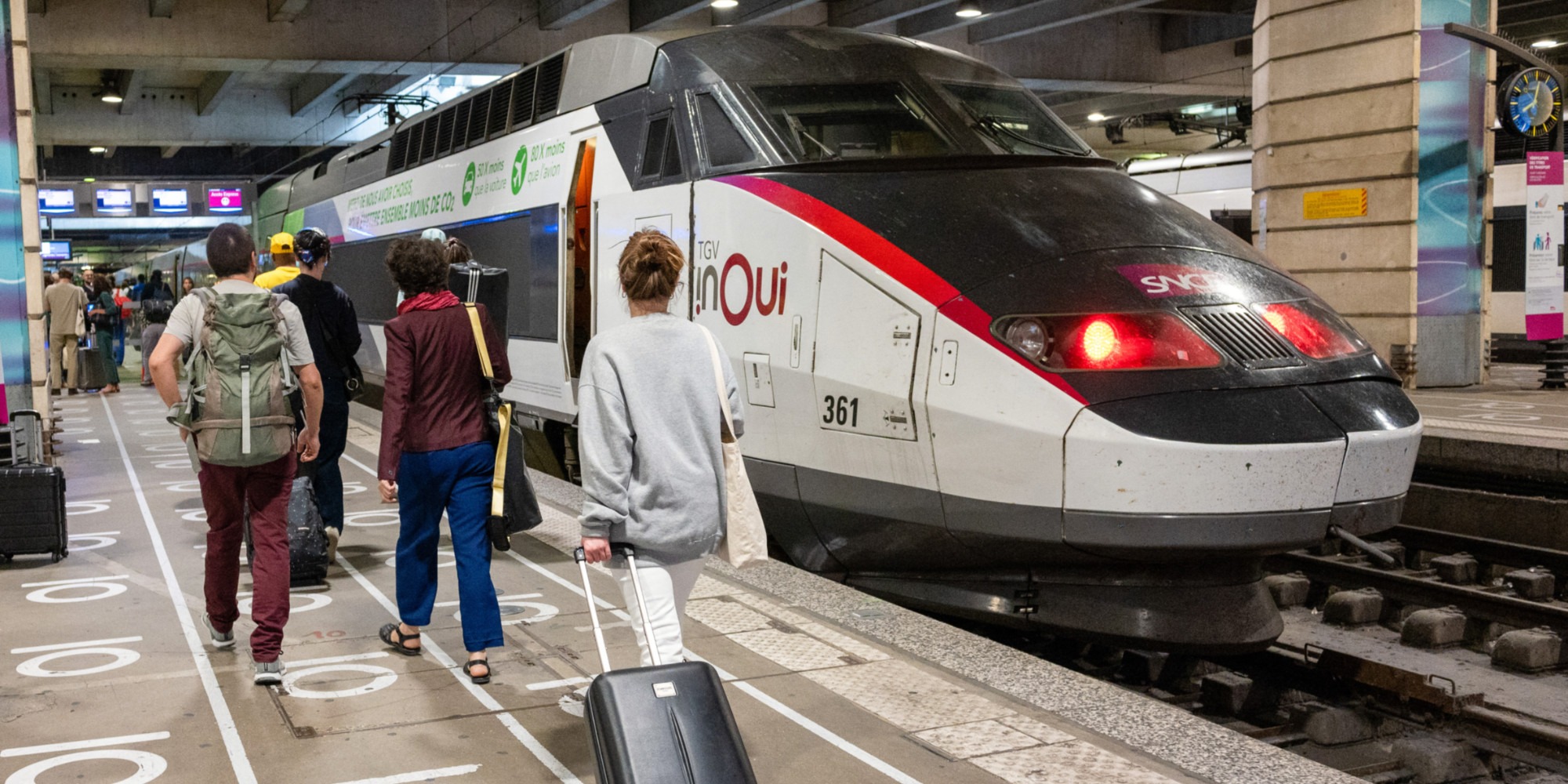 Le train considéré comme trop onéreux par la plupart des Français selon ...