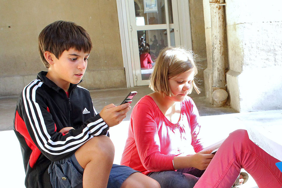Les portables interdits aux moins de 6 ans