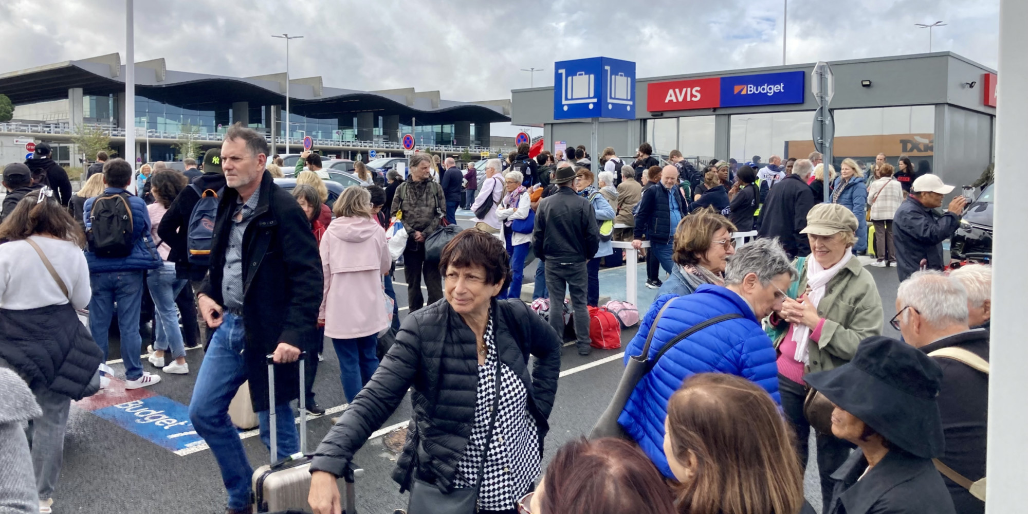 Nouvelles alertes à la bombe dans 18 aéroports, 10 évacués Nouvelles alertes à la bombe dans 18 aéroports, 10 évacués