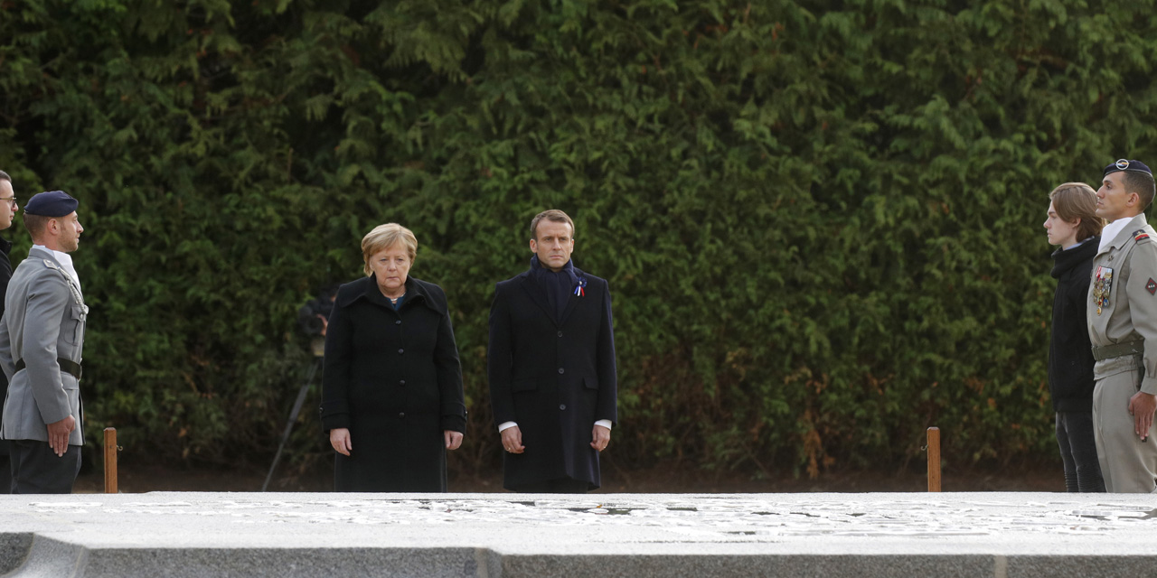 PHOTOS - 11-Novembre : Emmanuel Macron et Angela Merkel dévoilent une ...