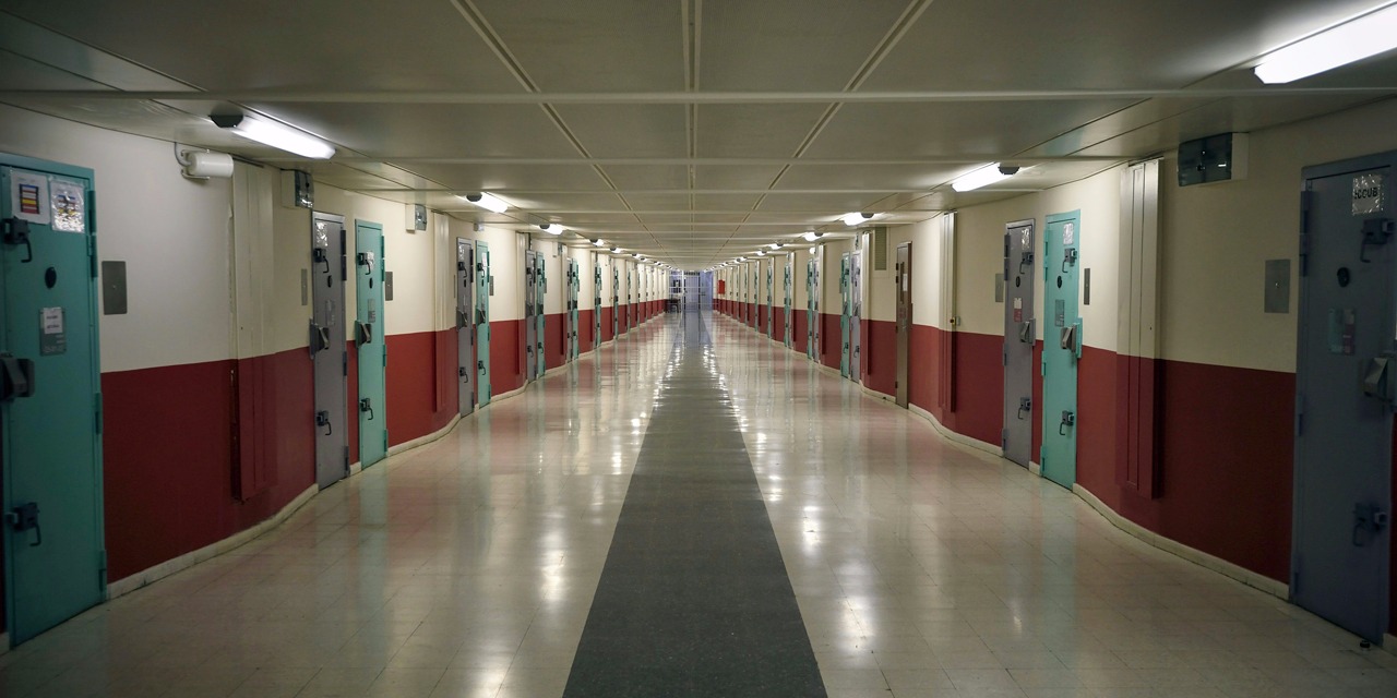 Prisons : nouveau record avec plus de 70.000 personnes détenues au 1er ...