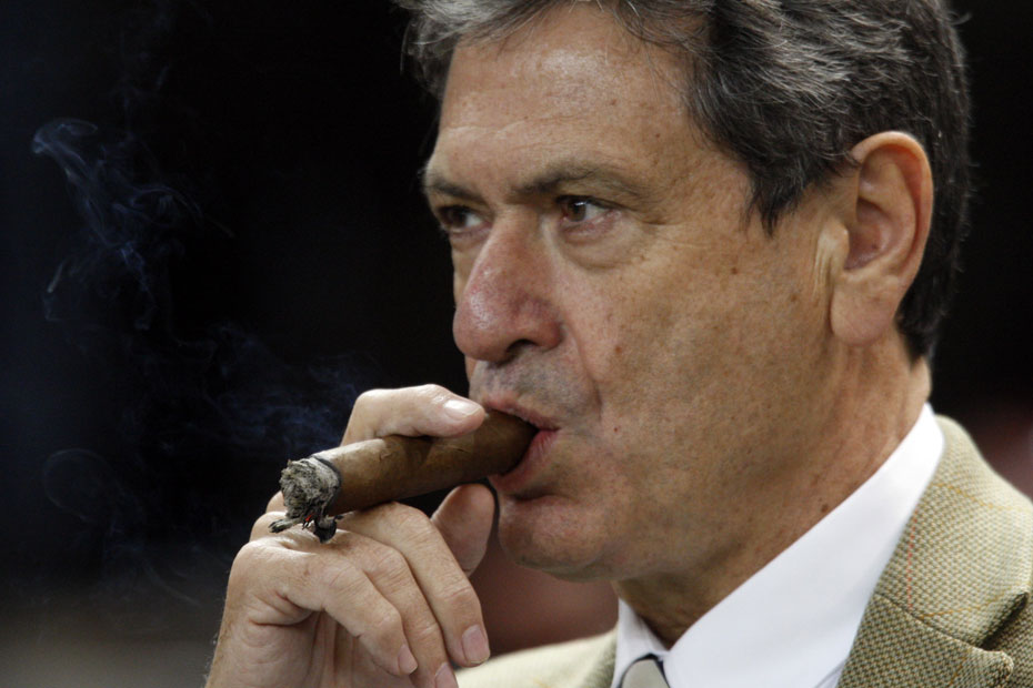 Procès reporté pour Blanc et ses cigares