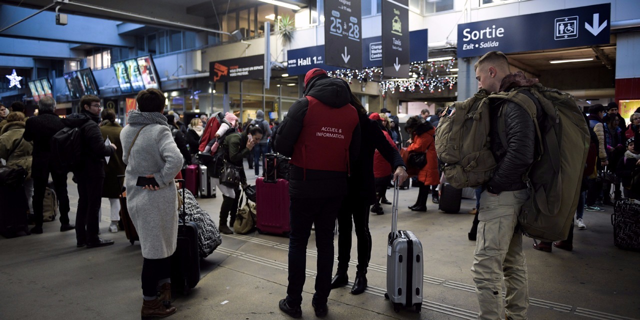 SNCF : le trafic de la gare Montparnasse perturbé par un incident ... SNCF : le trafic de la gare Montparnasse perturbé par un incident ...