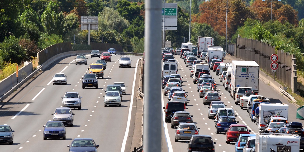 Une opération escargot organisée pour demander l'évacuation d'un camp ...