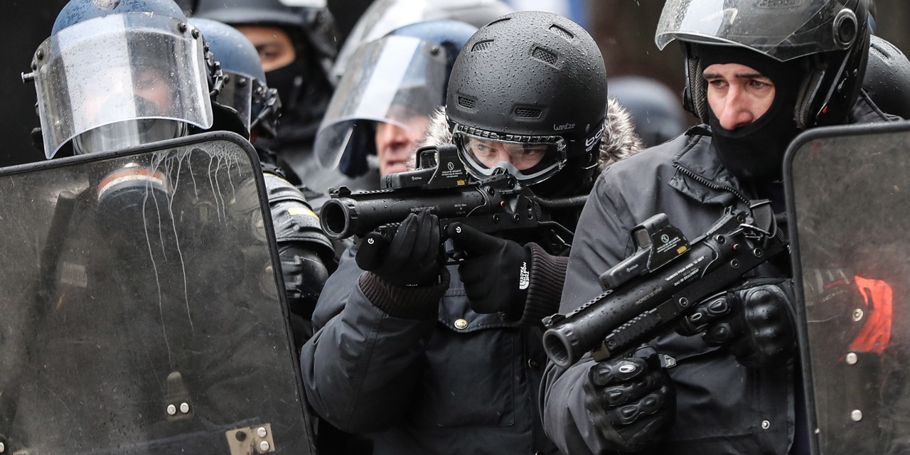 Violences Sur Hedi Le Policier Incarcéré Reconnaît Un Tir De Lbd