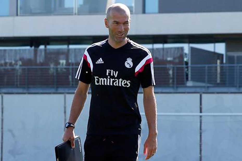 EN IMAGES - Zidane a dirigé son premier entraînement