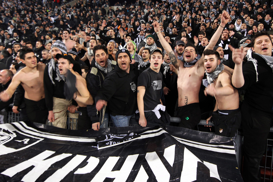 La passion des fans du PAOK déborde