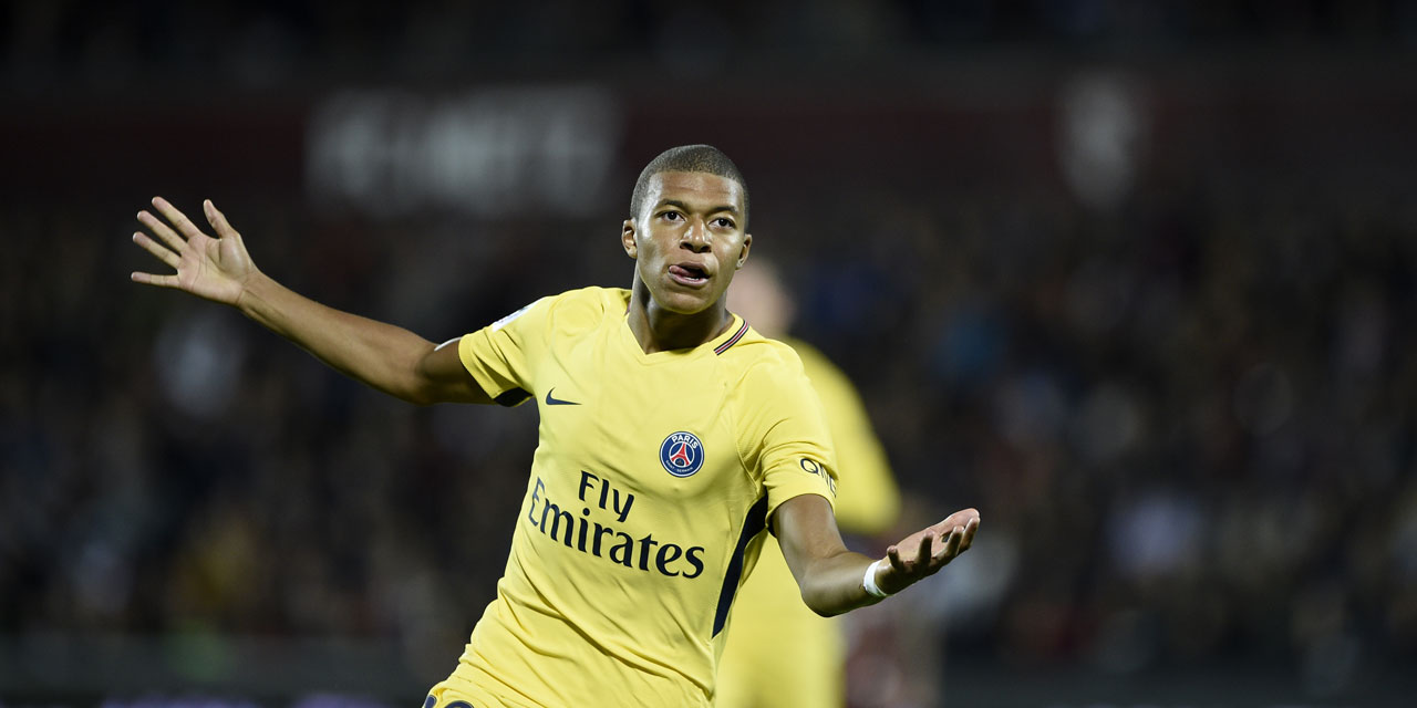 Ligue 1 Mbappé buteur avec le PSG contre Metz (5-1) : Ligue 1 Mbappé buteur avec le PSG contre Metz (5-1) :