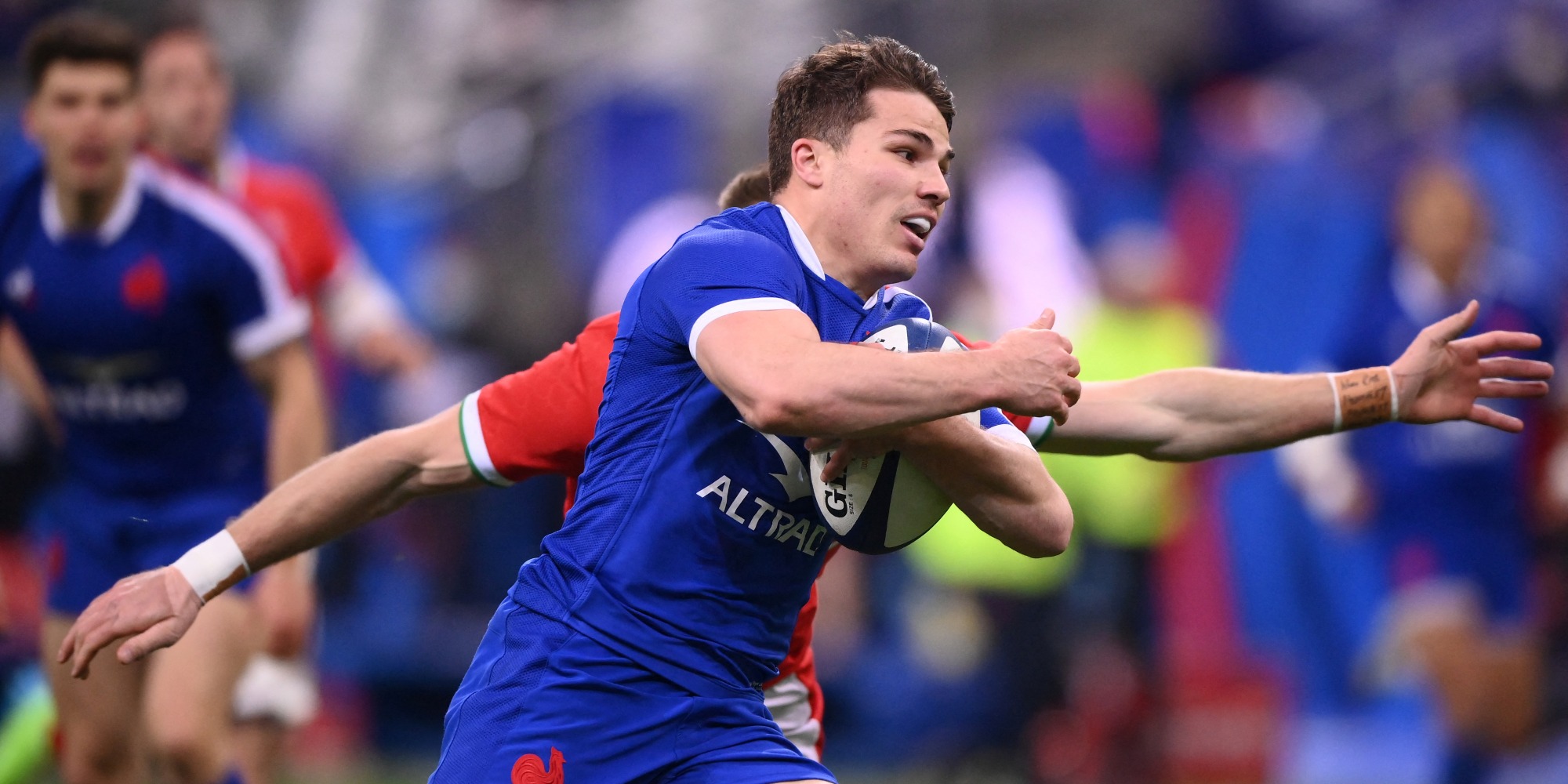 Who is Antoine Dupont, the new captain of the XV of France? - Global ...
