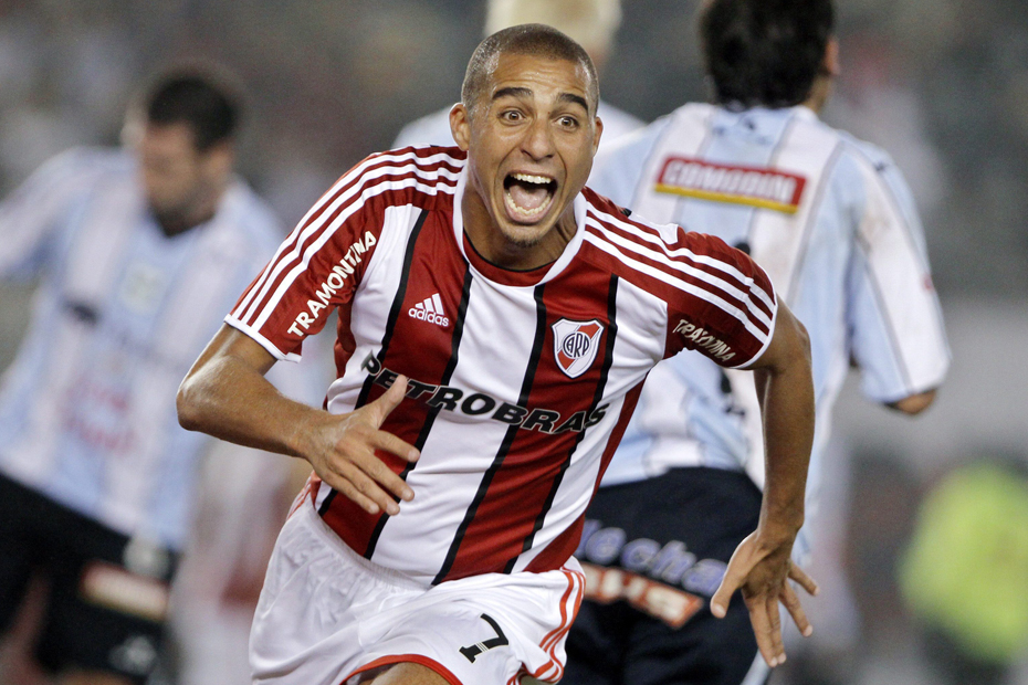 Trezeguet marque encore avec River