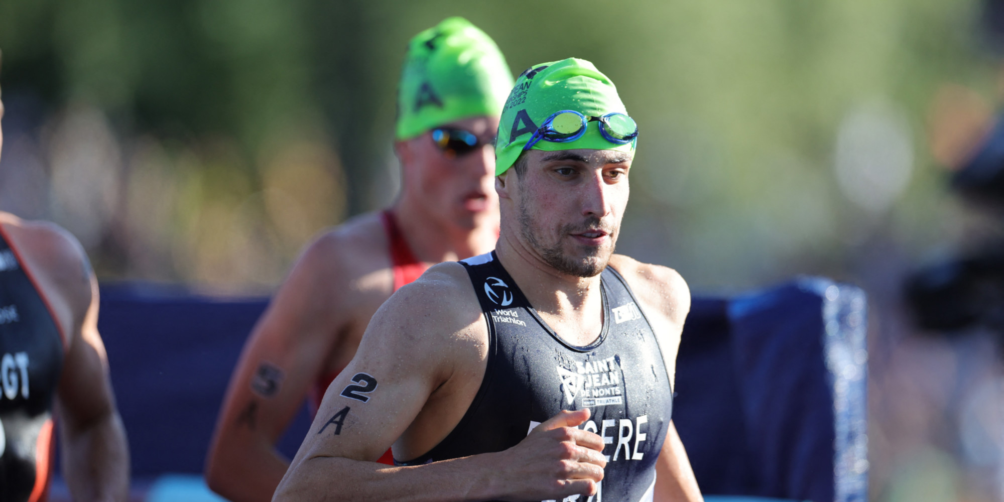 Triathlon : le Français Léo Bergère sacré champion du monde à Abou Dhabi