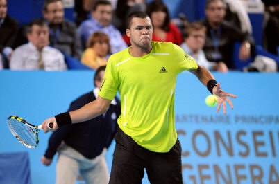 Tsonga passe en force