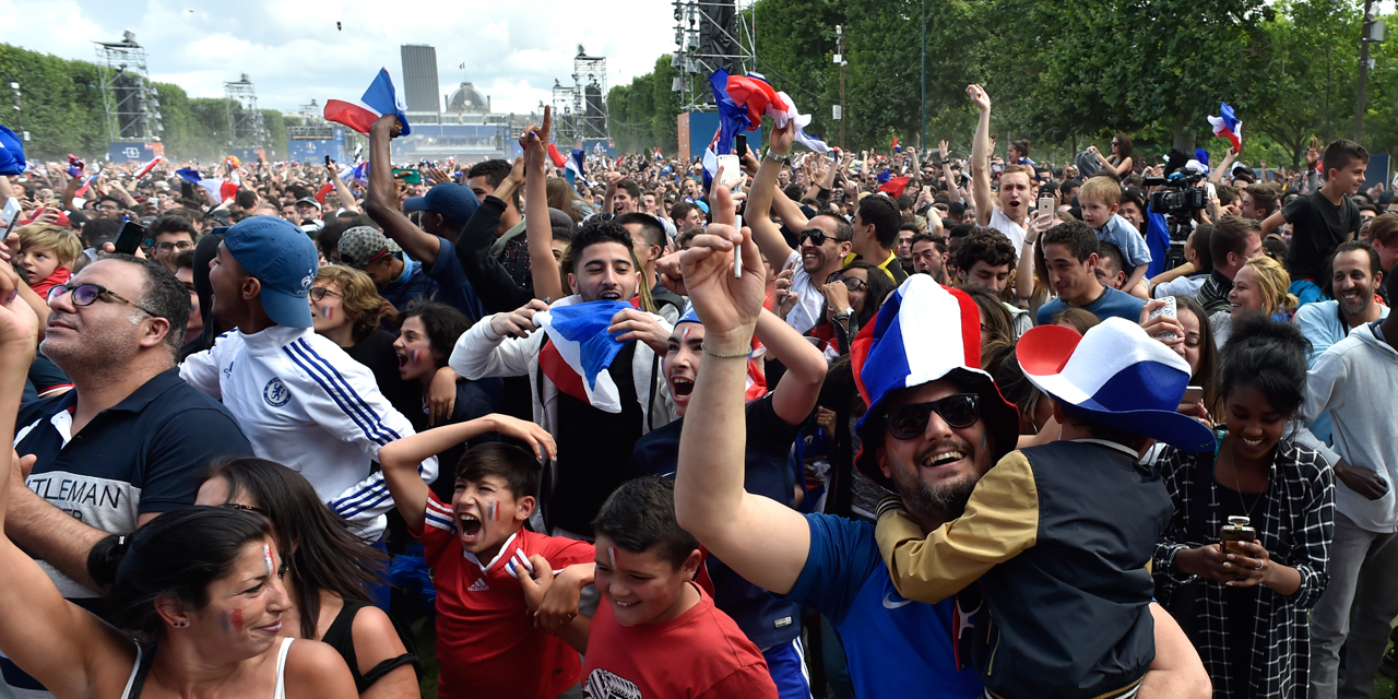 VIDÉO - France-Irlande : l'explosion de joie de la fan zone de Paris VIDÉO - France-Irlande : l'explosion de joie de la fan zone de Paris